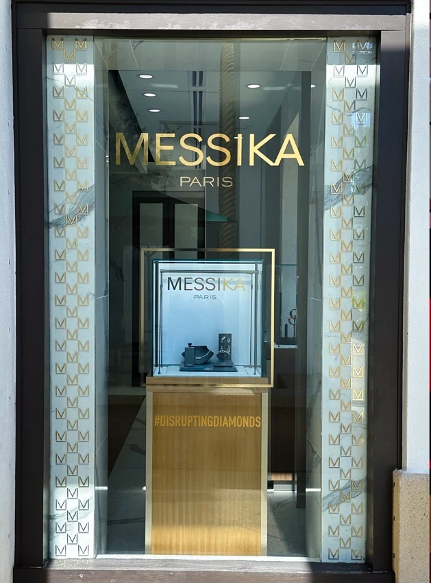 Elegant Window Display Ideas